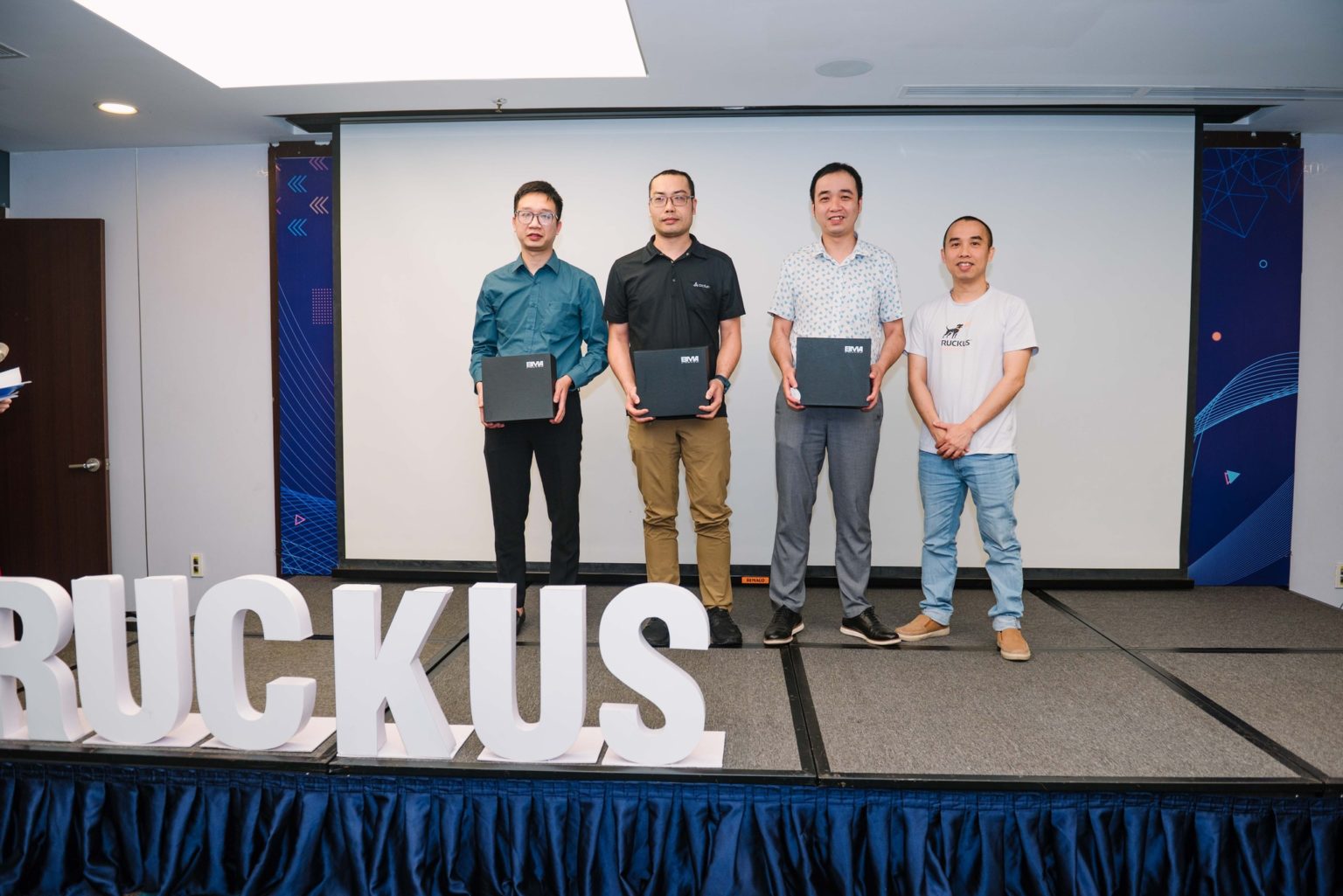 Hội thảo "Wireless Revolution: Exploring The Future Of Connectivity And ...